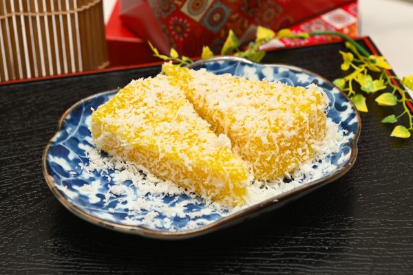 Steamed Tapioca Kueh-Yellow | Borobudur Nonya Pastries
